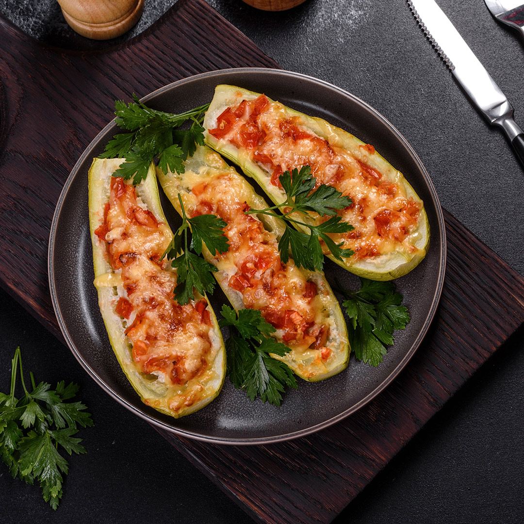 Vegetable boats with Cajun chicken - إسناد